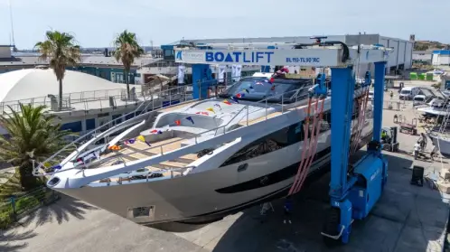 Filippetti F100: 30m Private Yacht Charter Luxury